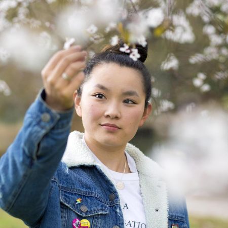 Thaddea Graham Biography- Age, Birthday, Parents, Nationality, Dating ...